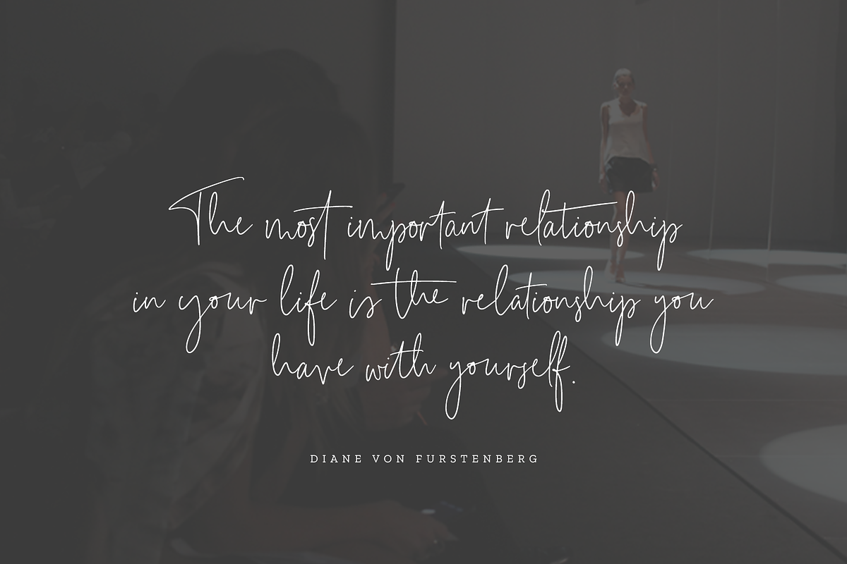 Model Runway Font by Blog Pixie