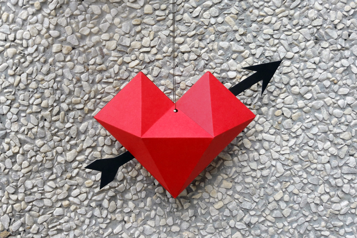 DIY Heart dangler- 3d papercrafts, a Templates & Theme by PAPER amaze
