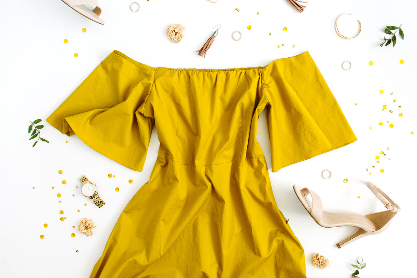 Fashion look with yellow dress, a Beauty & Fashion Photo by Floral Deco