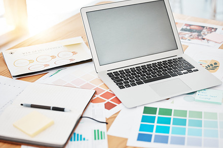 Notepad with website project, a Photo by Maksimkostenko