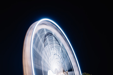 Amusement park rotating table featuring horizontal rotating table ...