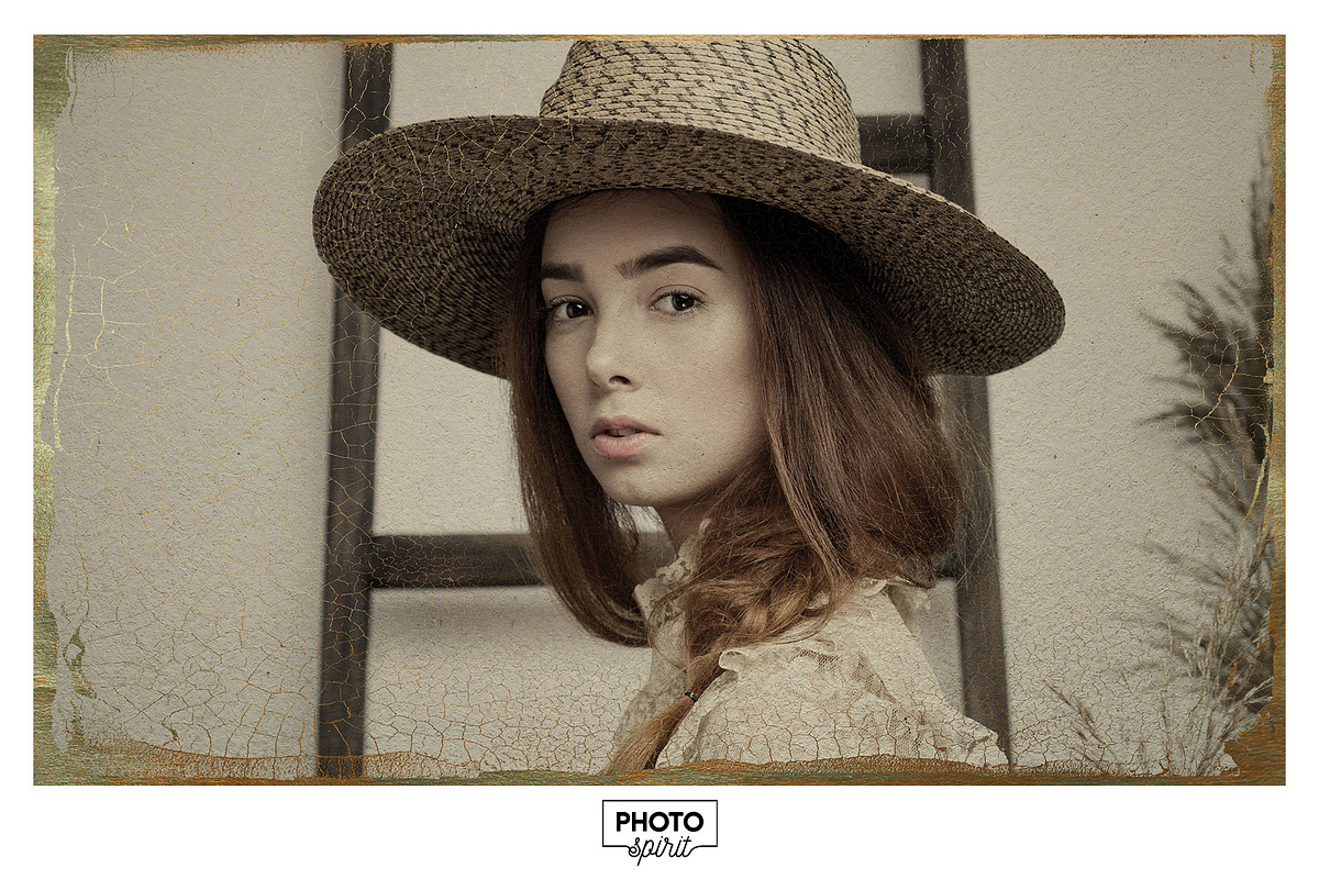 Golden Patina Photo Effect, a Plug-in Add-On by PhotoSpirit
