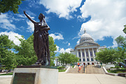 Wisconsin’s Capitol Building Statue, an Architecture Photo by Raúl's ...