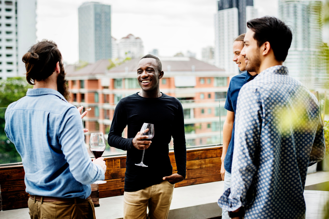 Men talk, a Photo by rawpixel