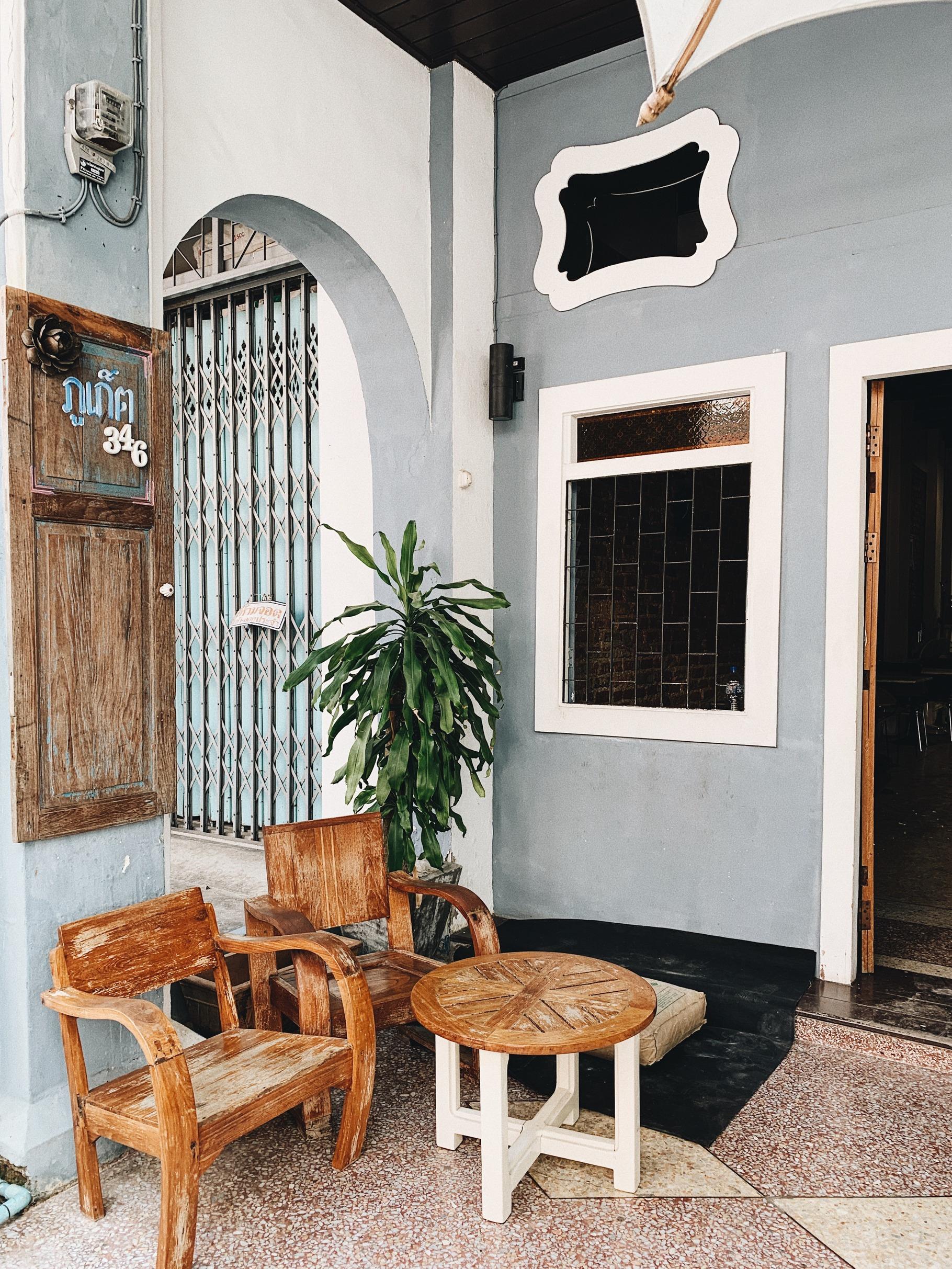 A place to chill, an Architecture Photo by Floral Deco