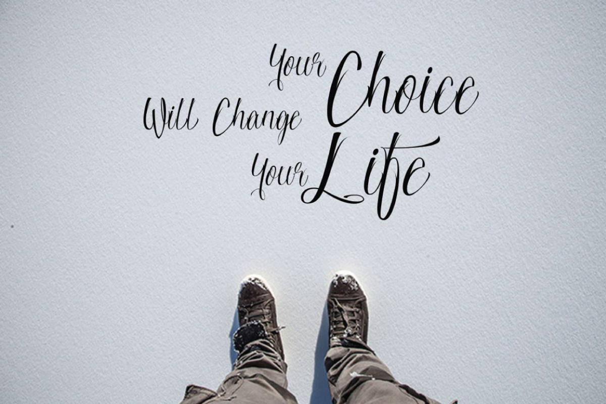 Escalade Typeface, a Script Font by beeART