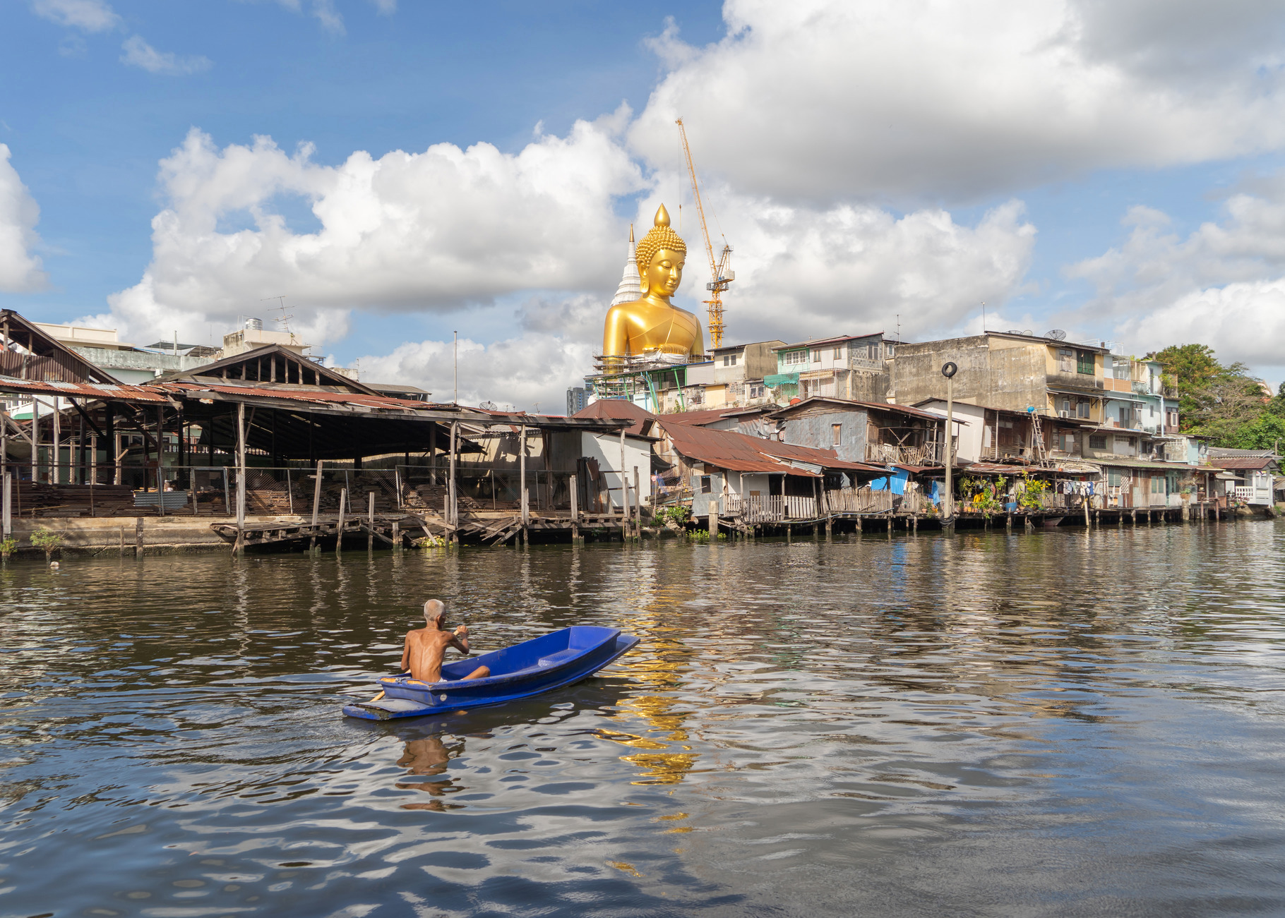 The Giant Golden Buddha in Wat Pakna, a Photo by Tampatra