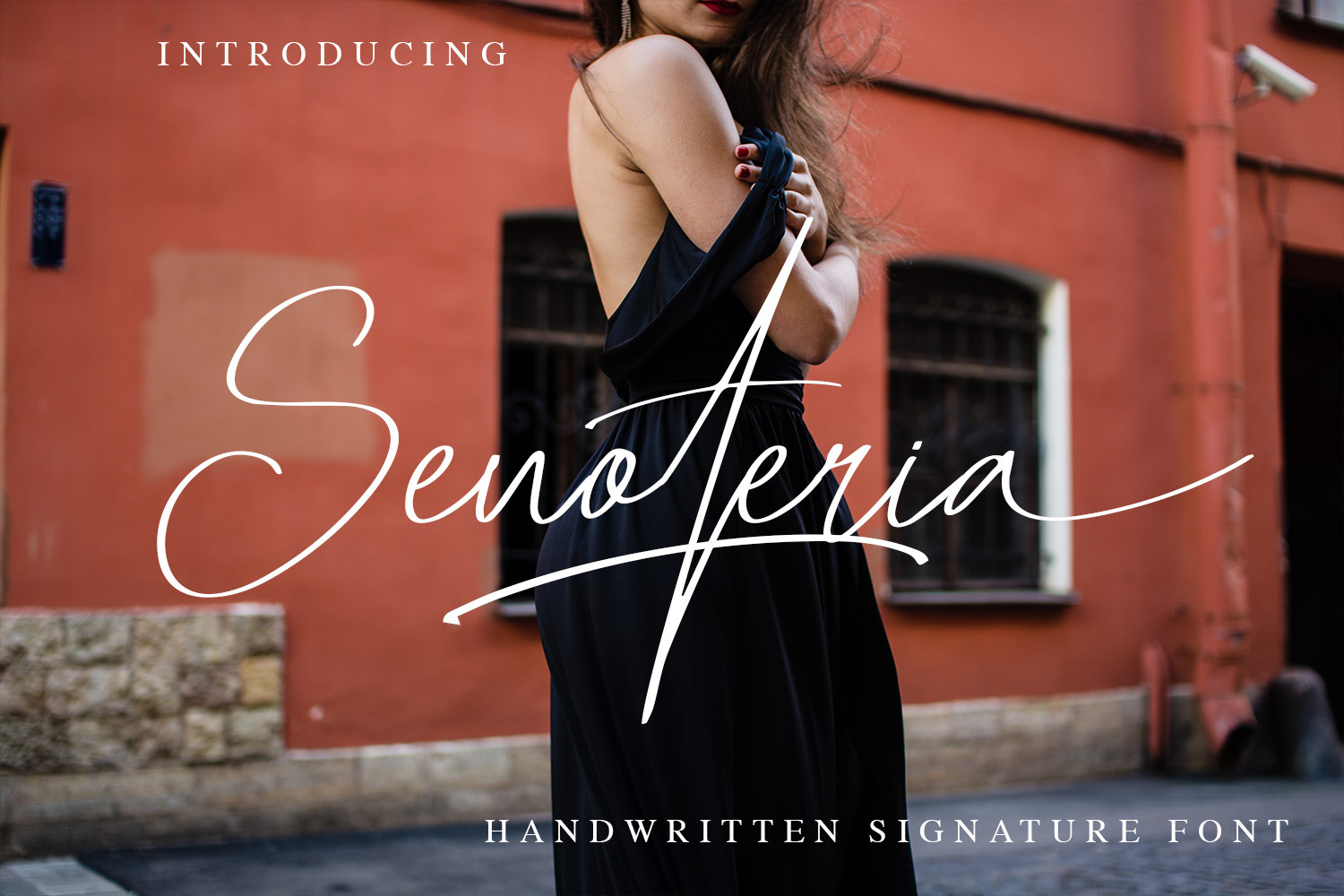 Senoteria handwritten signature font