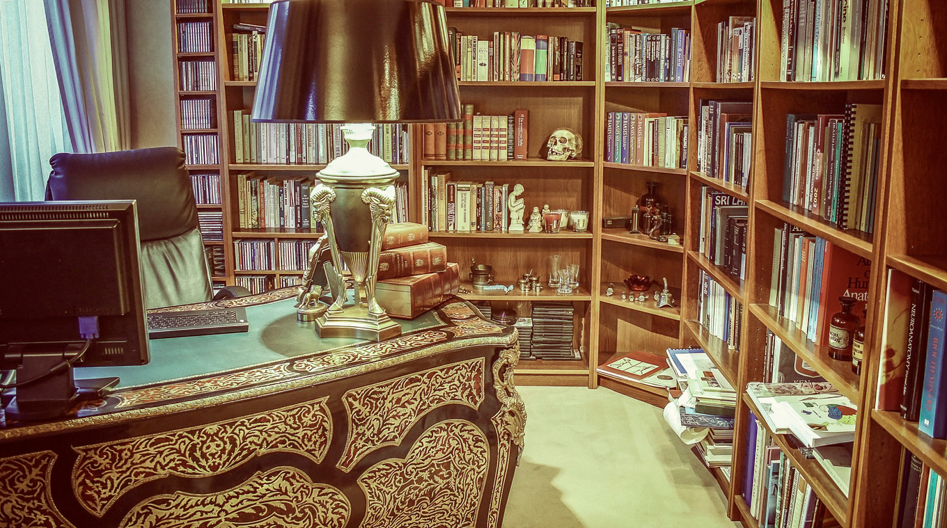 Antique study, an Architecture Photo by Patricia Hofmeester
