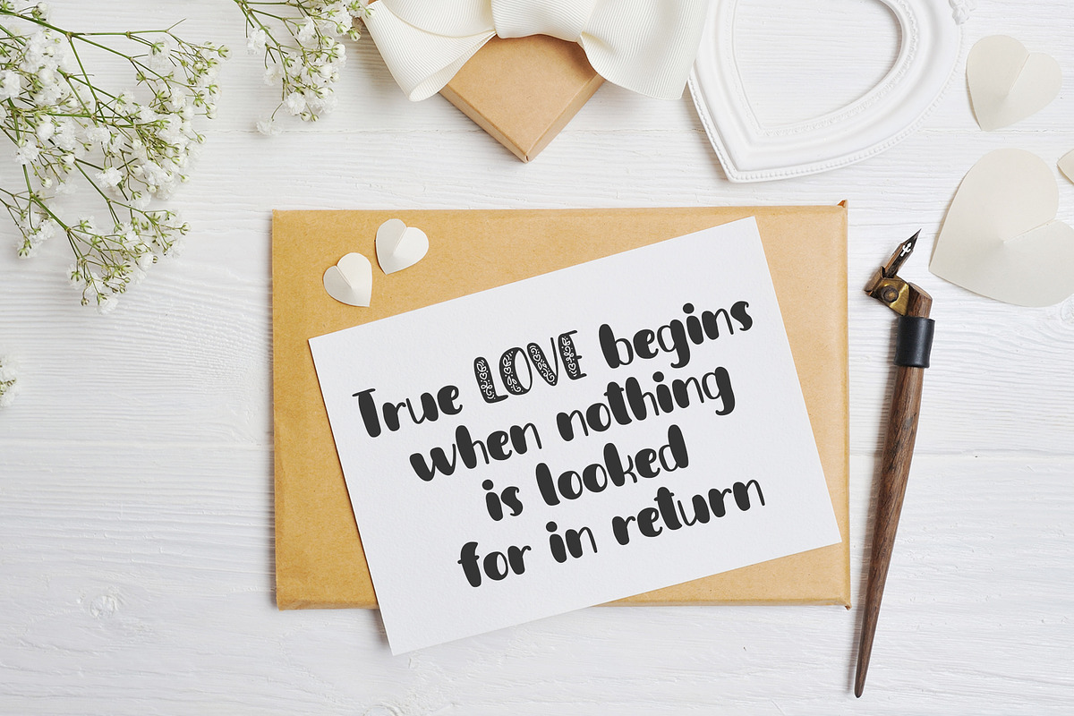 Big Love Drawn Valentine Heart Font