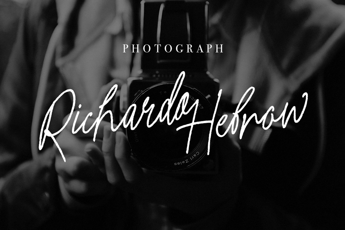 Charleston, a Script Font by Evelyn Richards