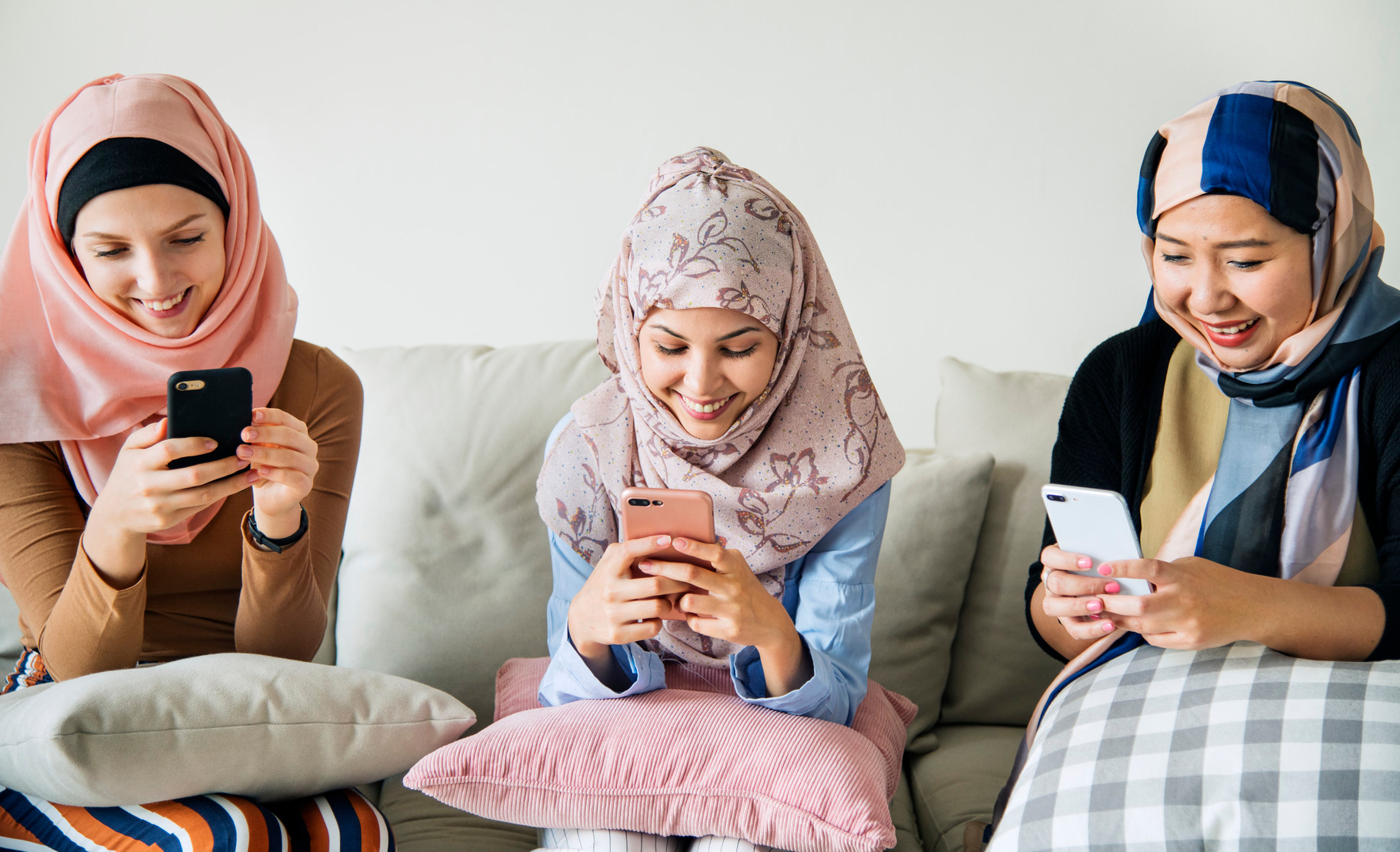 Islamic girls using smart phones, a Person Photo by rawpixel | Creative ...