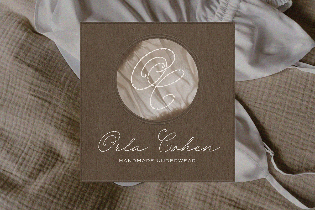 Echo Lace Delicate Script Font