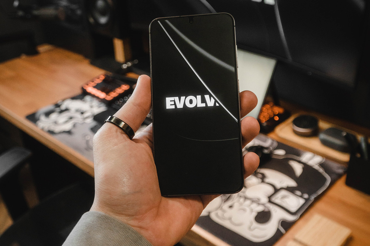 EVOLVE Wallpaper Pack