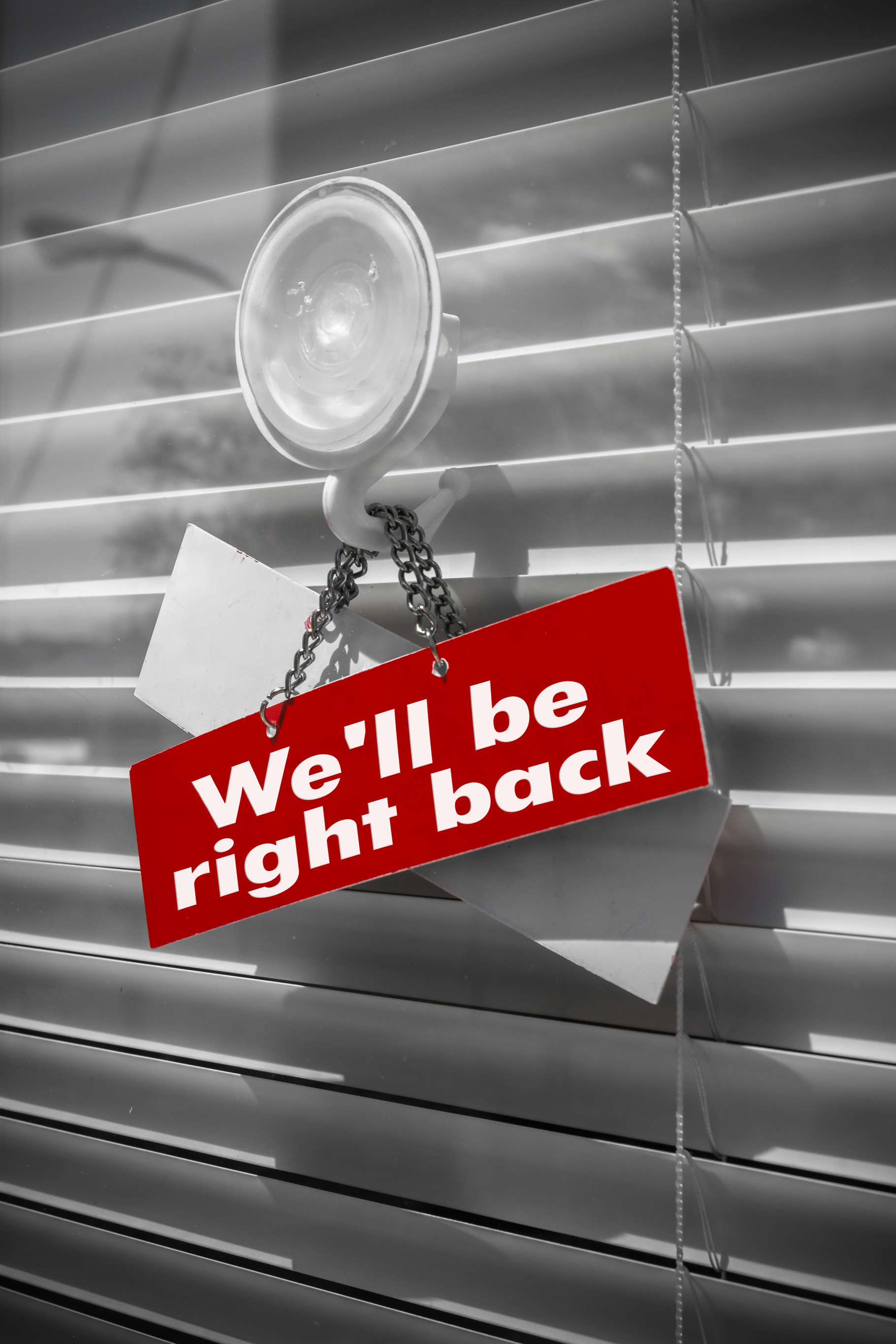 Sign saying We'll be right back, a Business Photo by KYNA STUDIO