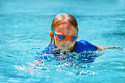Little swimmer, a Sports & Recreation Photo by Tropical Studio