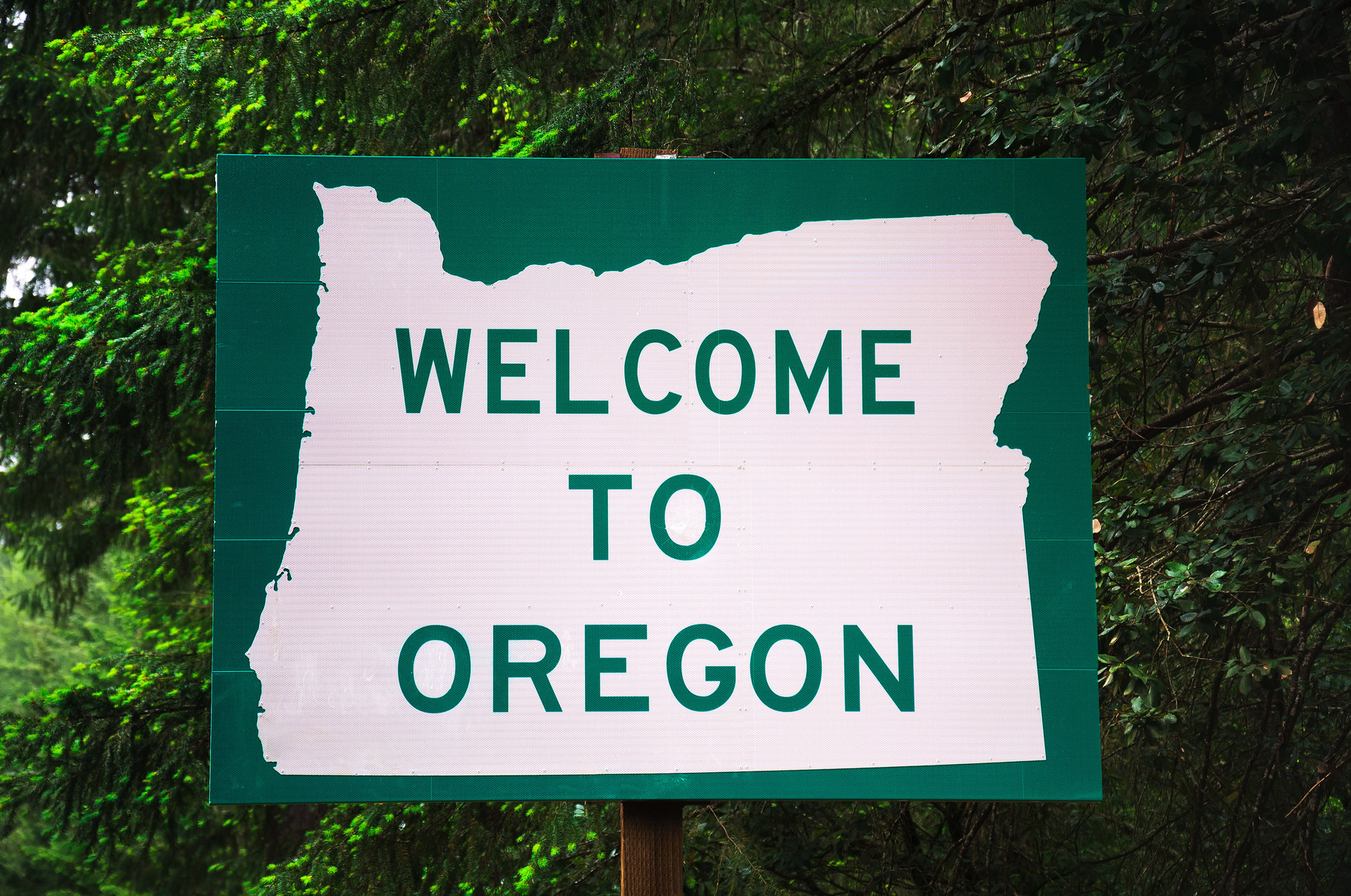 Welcome to oregon state sign featuring welcome to oregon, oregon, and ...