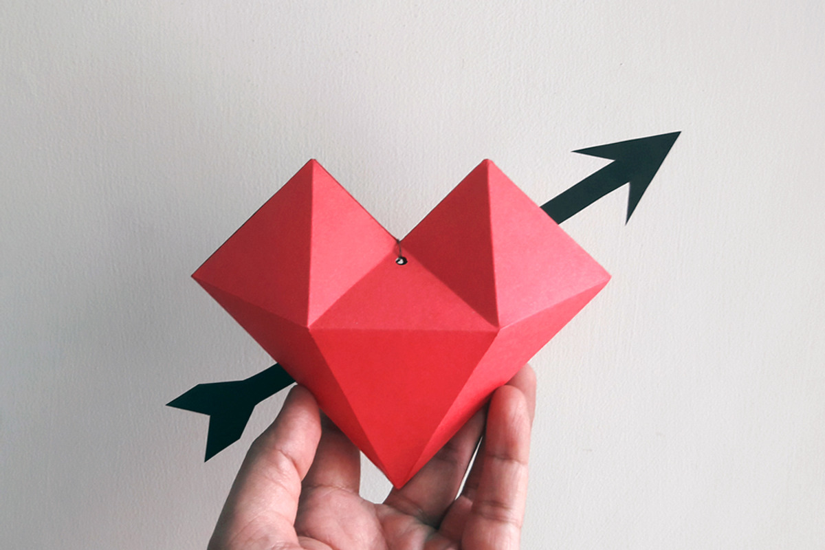 DIY Heart dangler- 3d papercrafts, a Templates & Theme by PAPER amaze