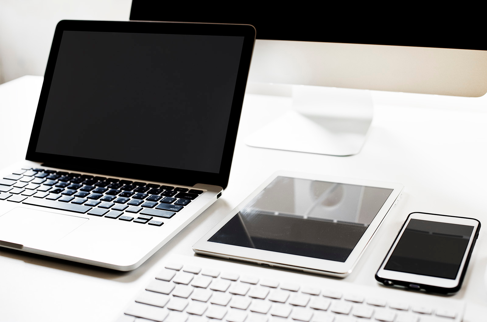 Digital devices mockup, a Technology Photo by rawpixel | Creative Market