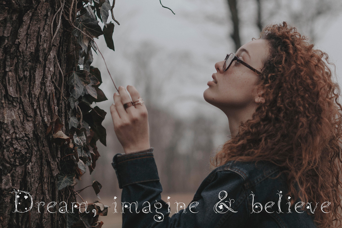 Magic Ivy botanical floral font